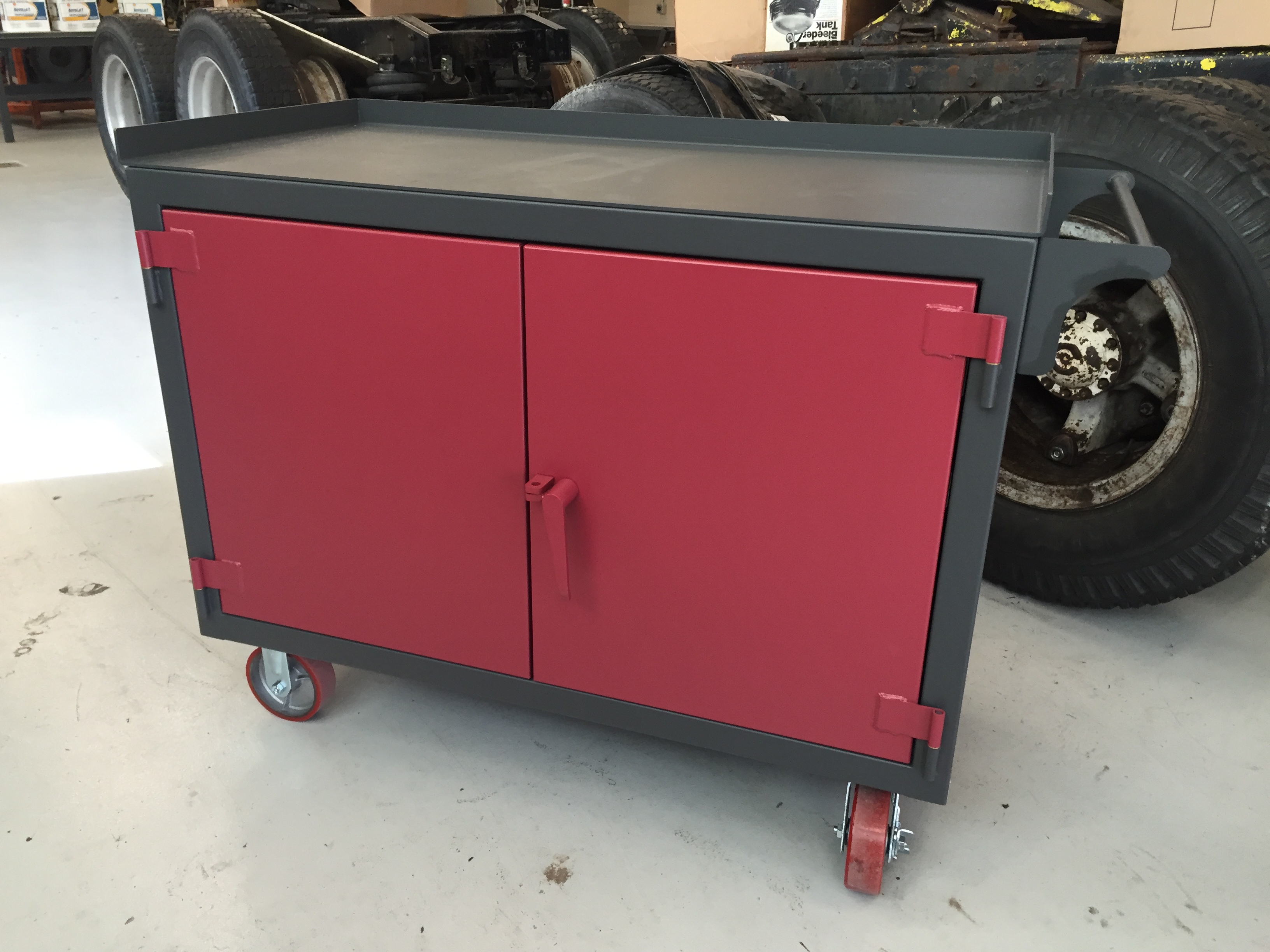 EXM-650BN - HEAVY DUTY MOBILE WORKBENCH - workspacesandstorage.com