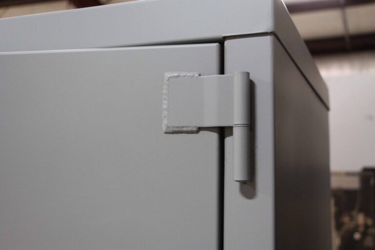 EXTREME DUTY - 4 COMPARTMENT DIVIDED CABINET | Workspaces & Storage