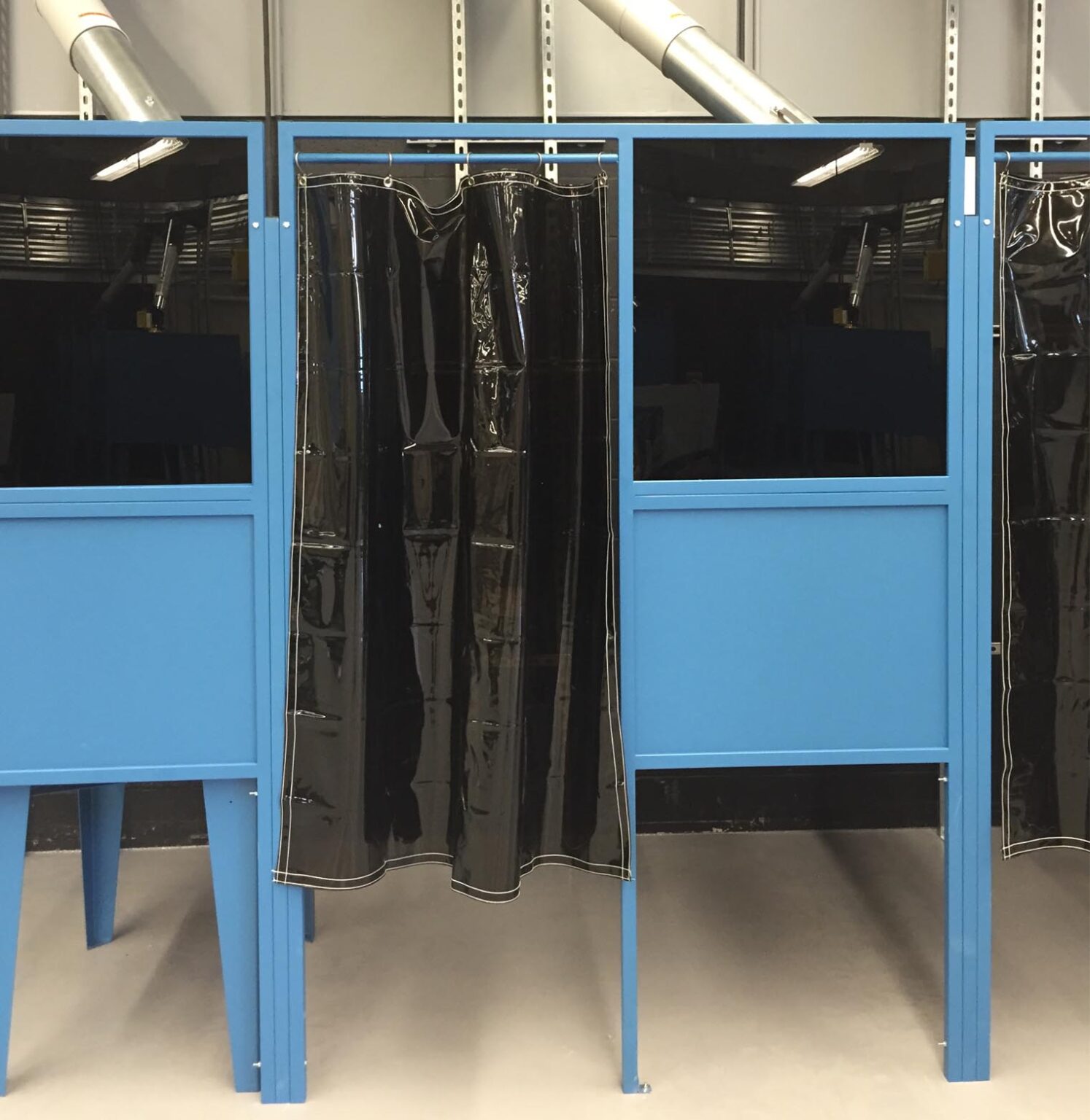 WELDING BOOTH - WINDOW FRONT / WALL MOUNT | Workspaces & Storage