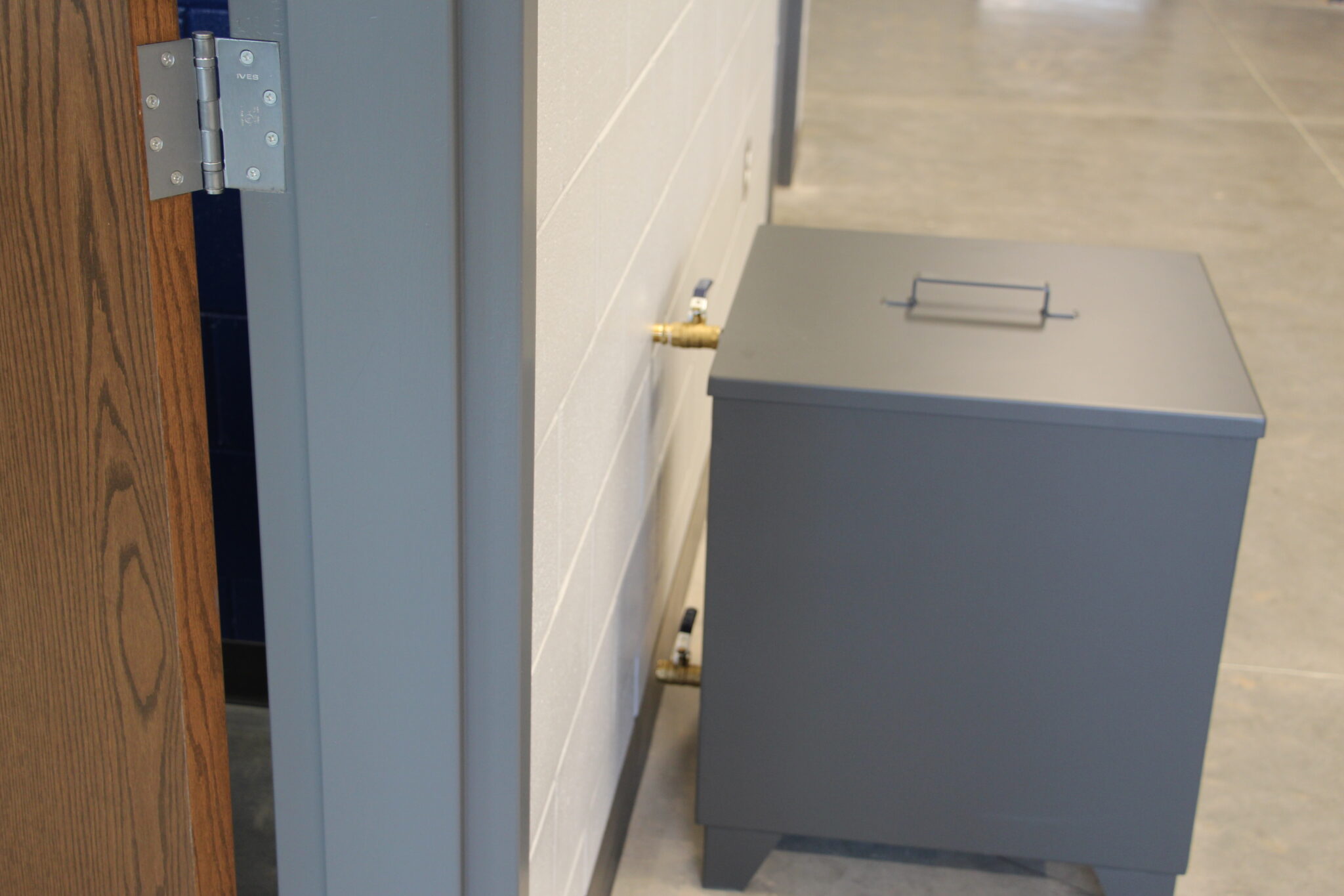 QUENCH TANKS | Workspaces & Storage